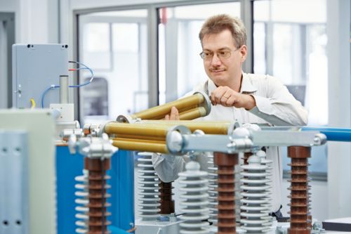 Pulse and high-current laboratory | Phoenix Contact